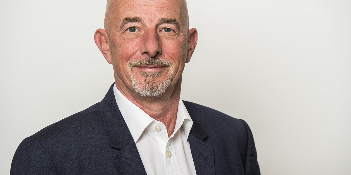 Dr. Ewan Kirk | Official Biography